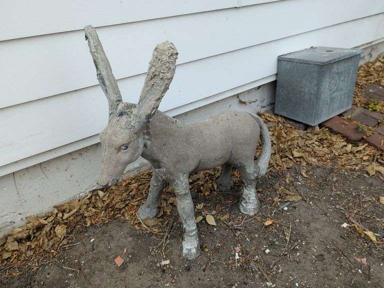 CONCRETE DONKEY - Isabell Auction