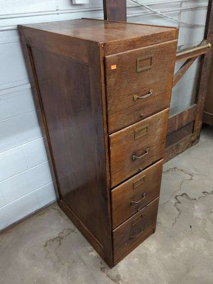 ANTIQUE 4-DRAWER WOODEN FILE CABINET - Isabell Auction