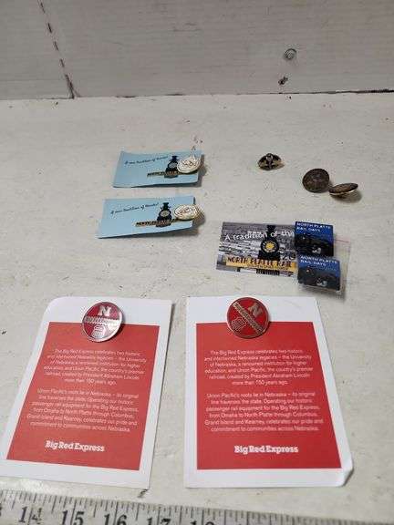ASSORTED UNION PACIFIC RAILROAD PINS - Isabell Auction