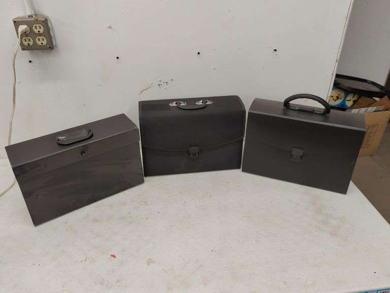 (3) FILE CASES - Isabell Auction