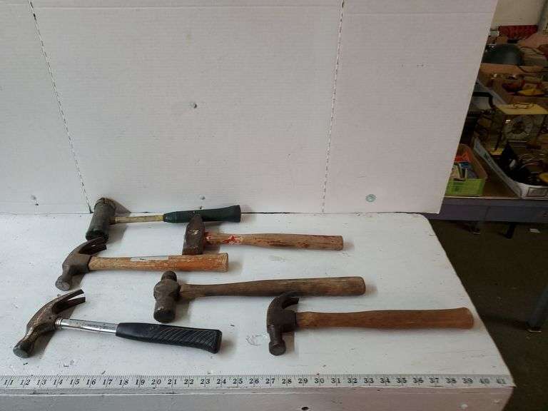 ASSORTED HAMMERS - Isabell Auction