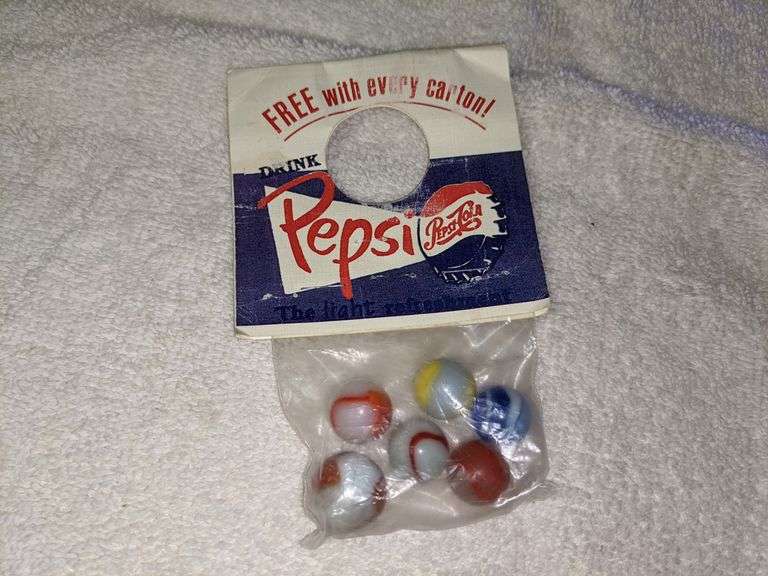 PEPSI COLA BOTTLE HANGER MARBLE PACK - Isabell Auction