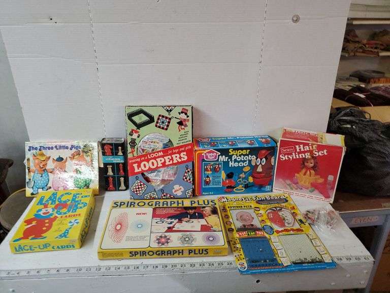ASSORTED VINTAGE GAMES - Isabell Auction
