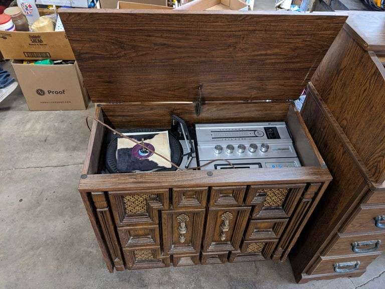 VINTAGE 32-IN. WIDE MORSE ELECTROPHONIC CONSOLE MUSIC SYSTEM - Isabell ...