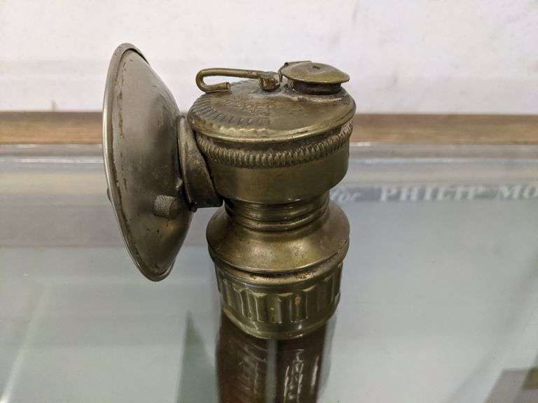VINTAGE GUYS DROPPER BRASS KEROSENE LANTERN - Isabell Auction