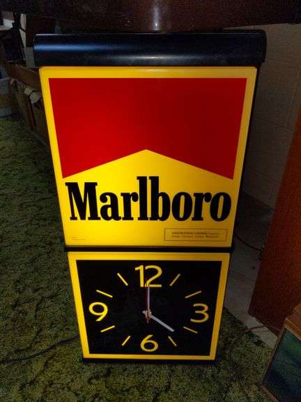 VINTAGE MARLBORO LIGHTED SIGN/CLOCK - Isabell Auction
