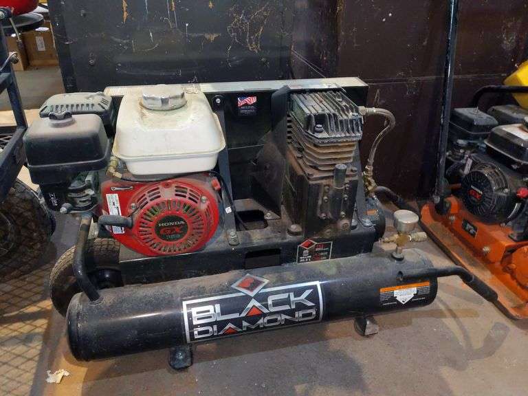 BLACK DIAMOND 8-GALLON PORTABLE GAS AIR COMPRESSOR - Isabell Auction
