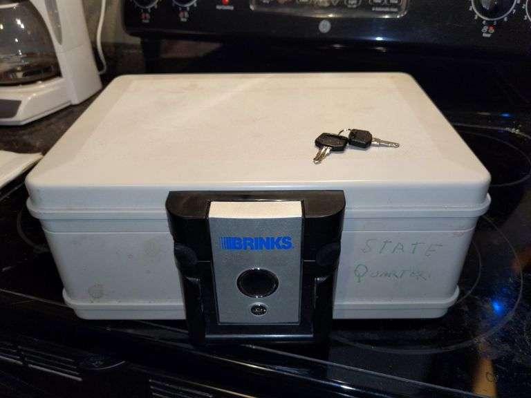 SM. BRINKS CARRY SAFE WITH KEYS - Isabell Auction