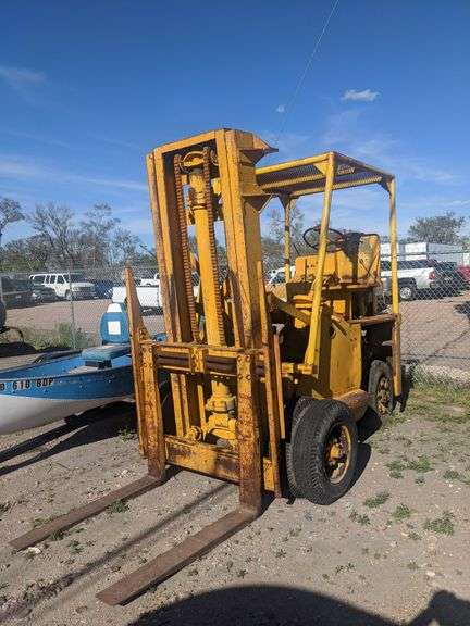 ROSS LIFT TRUCK HEAVY-DUTY FORKLIFT - Isabell Auction