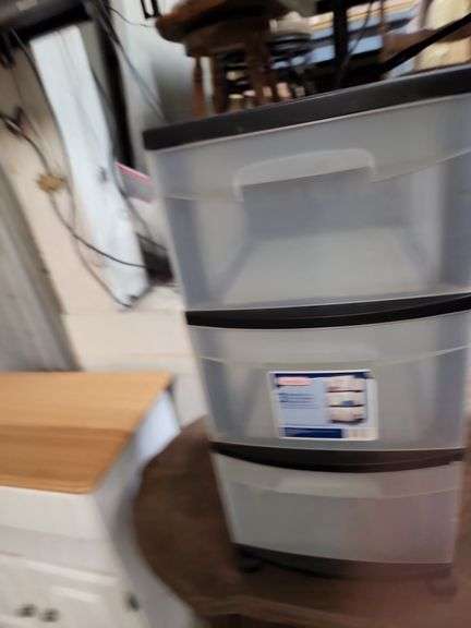 3 DRAWER ROLL AROUND CABINET - Isabell Auction