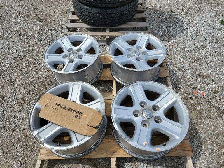 SET OF 4 DODGE 5 BOLT WHEELS - Isabell Auction