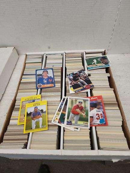 Assorted Team Baseball Cards - Isabell Auction