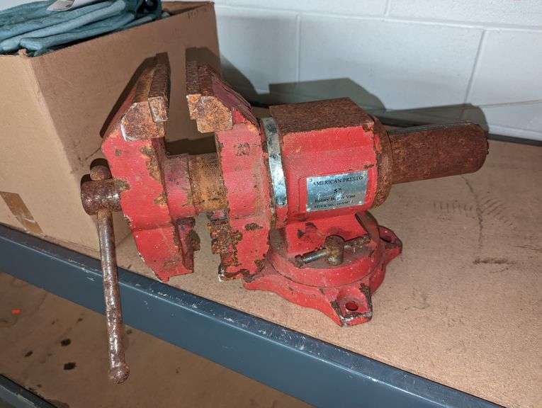 5-IN. ROTARY BENCH VISE - Isabell Auction