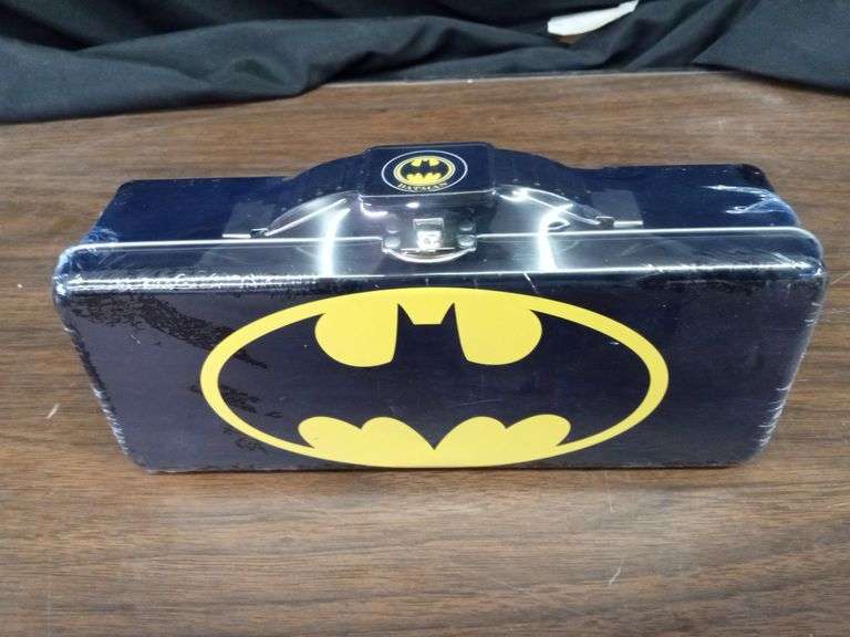 COLLECTIBLE BATMAN TIN (CONTENTS UNKNOWN)(SEALED) - Isabell Auction