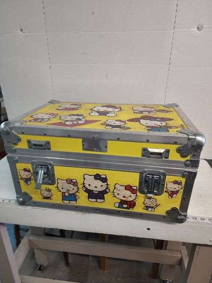 HELLO KITTY CASE - Isabell Auction