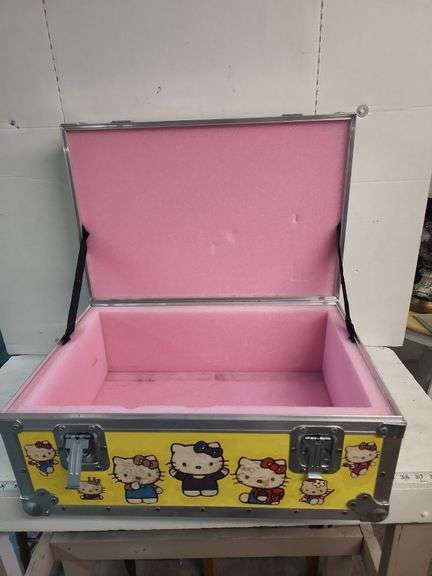 HELLO KITTY CASE - Isabell Auction