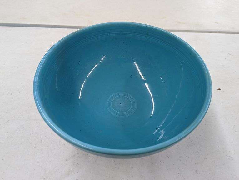 (11-IN) LIGHT BLUE FIESTAWARE MIXING BOWL - Isabell Auction