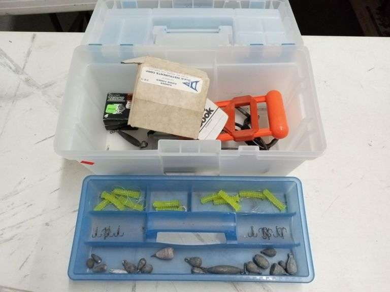 KETER TACKLE BOX W/ FISHING ACCESSORIES - Isabell Auction