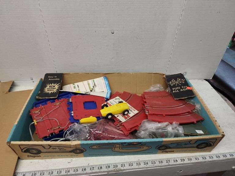 VINTAGE BATTERY OPERATED RACE CAR GAME - Isabell Auction