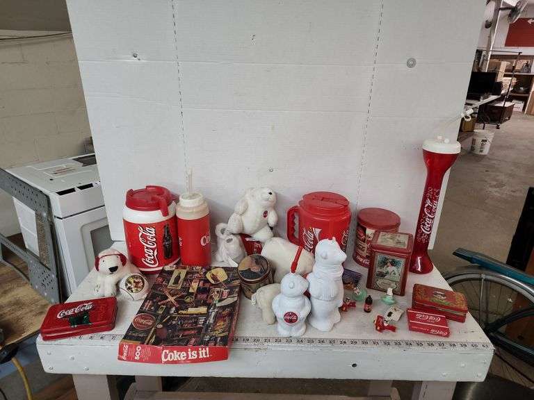 Assorted Coca Cola Collectibles Isabell Auction