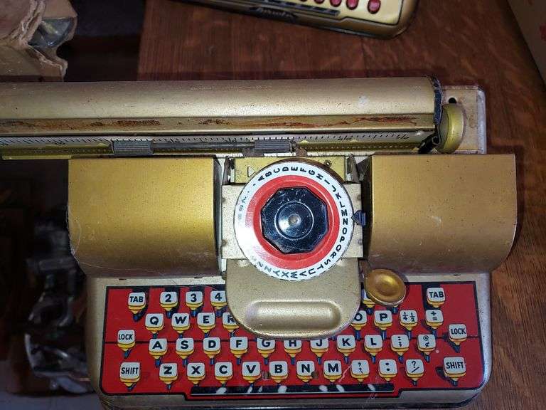 VINTAGE TIN TOY TYPEWRITER - Isabell Auction