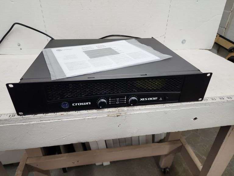 CROWN XLS 202 AMPLIFIER LIGHTS UP, UNTESTED) - Isabell Auction