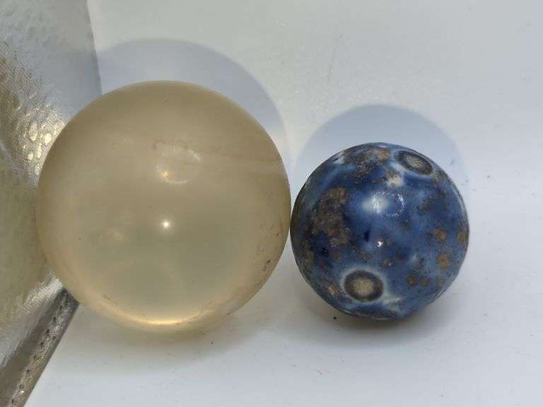 VINTAGE LARGE MARBLE & CLAY SHOOTER MARBLE - Isabell Auction