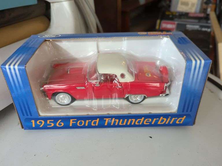 1:24 SCALE DIE-CAST NAPA COLLECTIBLE CAR MODEL - Isabell Auction