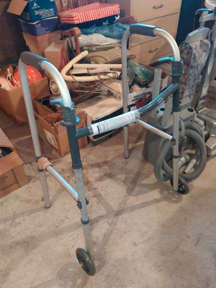 INVACARE FOLDING WALKER - Isabell Auction