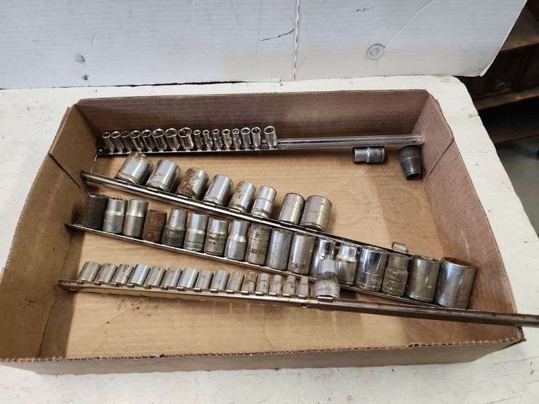 ASSORTED SOCKETS - Isabell Auction