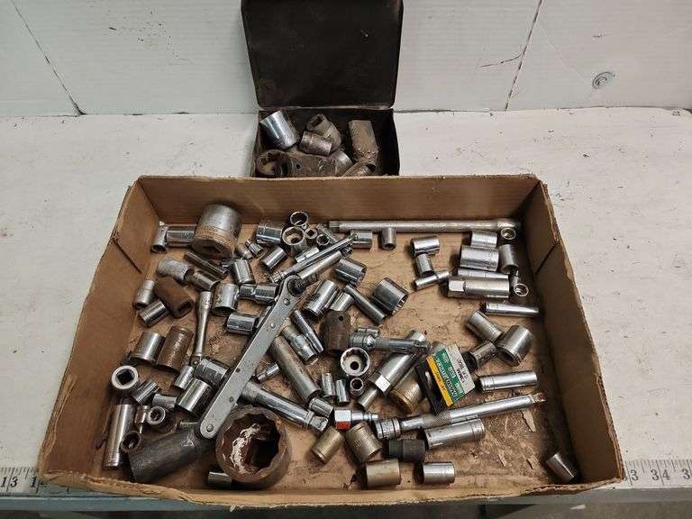 ASSORTED SOCKETS - Isabell Auction