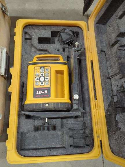 LASER ALIGNMENT LB-9 LASER BEACON WITH CASE - Isabell Auction