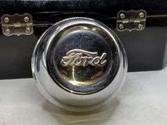 VINTAGE FORD CENTER CAP - Isabell Auction