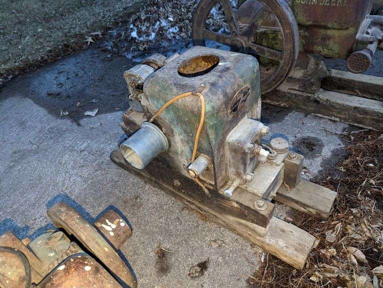 FAIRBANKS MORSE Z 2-HP. GAS ENGINE (TURNS) - Isabell Auction