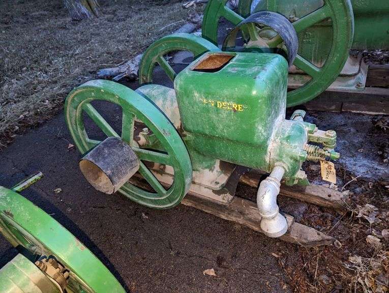 JOHN DEERE TYPE E 3-HP. GAS ENGINE (TURNS) - Isabell Auction
