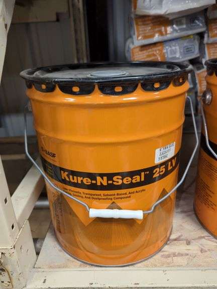 5-GALLON BUCKET OF KURE-N-SEAL 25-LV CURING & SEALING COMPOUND - Isabell Auction