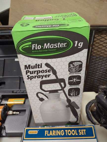 FLO-MASTER 1-GALLON MULTIPURPOSE PUMP SPRAYER - Isabell Auction