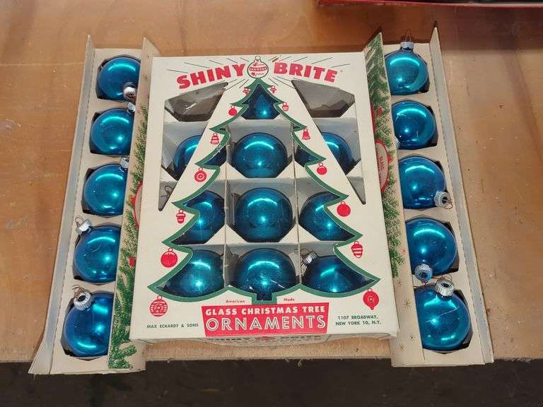 VINTAGE SHINY BRITE BLUE ORNAMENTS - Isabell Auction