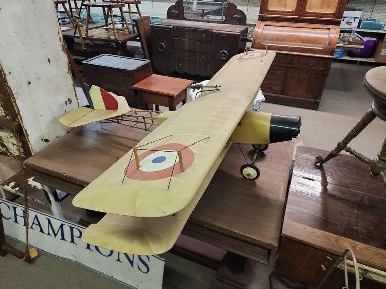65 IN. GAS POWERED AIRPLANE - Isabell Auction