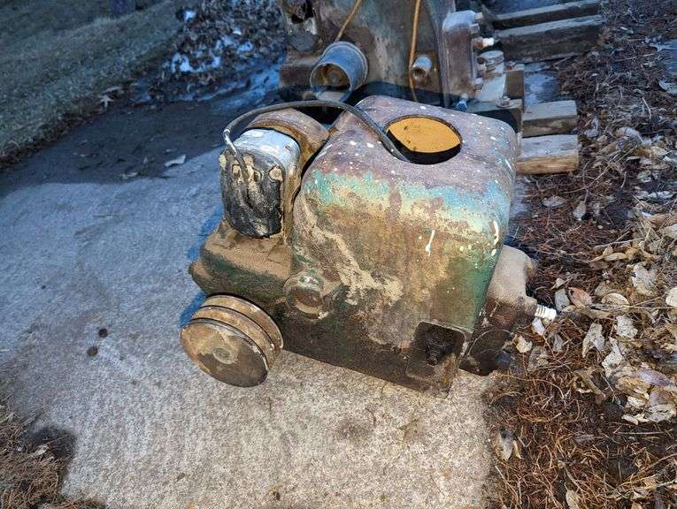 FAIRBANKS MORSE Z STYLE D 2-HP. GAS ENGINE (TURNS) - Isabell Auction