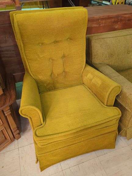 VINTAGE RETRO SWIVEL ROCKER ARM CHAIR - Isabell Auction