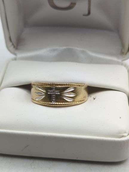 GOLD RING (MARKED: 10K) (SIZE 13) - Isabell Auction