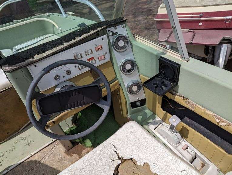 JOHNSON 16-FT. TRI-HULL BOAT WITH INBOARD/OUTBOARD MOTOR (UNKNOWN ...