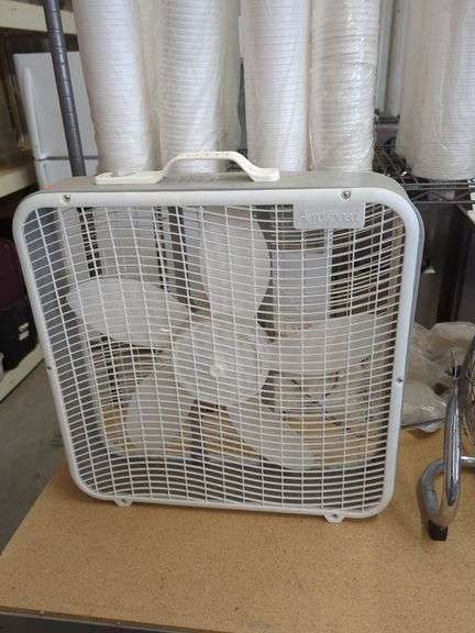 AEROSPEED BOX FAN - Isabell Auction