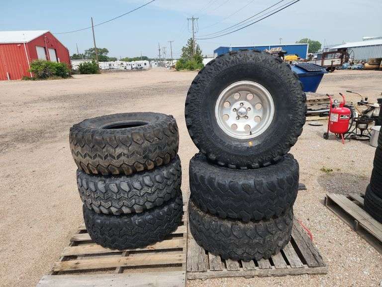 (OUT) SETOF 6 35X14.5OR15LT SWAMPER TIRES & 4 JEEP RIMS 15 IN ...