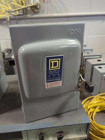 SQUARE-D 60-AMP 240-V SERVICE DISCONNECT BOX - Isabell Auction
