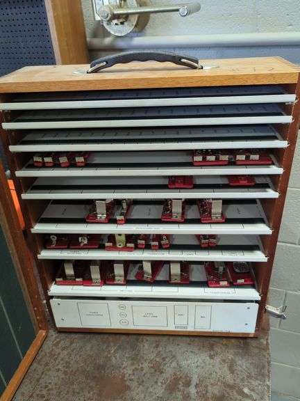 LAB-VOLT SES-504 ELECTRONICS SYSTEM KIT - Isabell Auction
