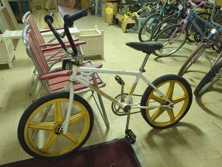 SCORPION BICYCLE - Isabell Auction