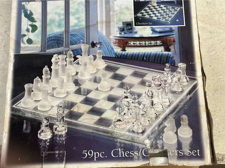 59 PIECE CHESS/CHECKERS SET (GLASS) - Isabell Auction