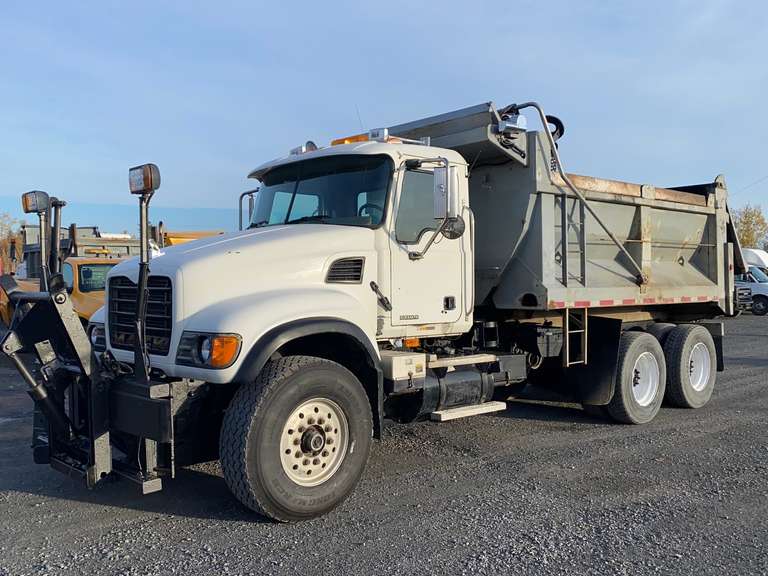2004 Mack Granite CV713 T/A Plow Truck with Plow and Wing - Jardine ...